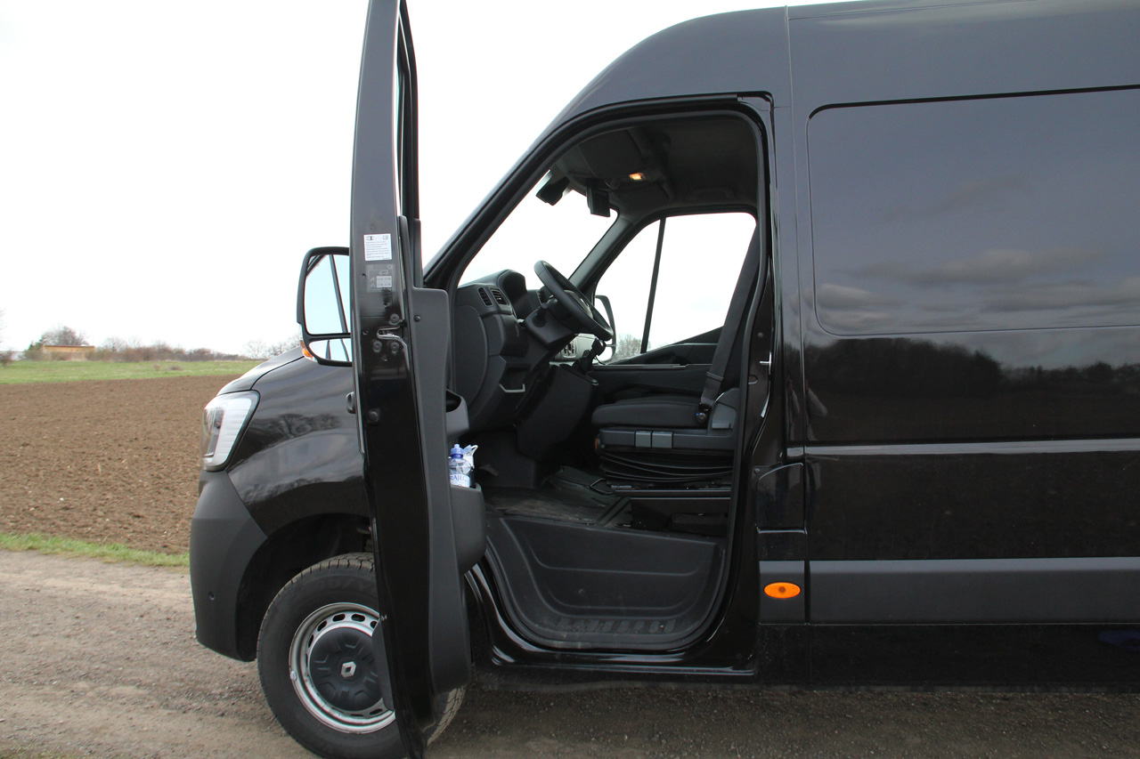 Renault Master 4x4: furgon do terénu - Transport-logistika.cz
